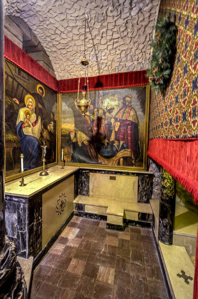 Fran Mon -- Birthplace of Jesus ... Grotto of Nativity ... Manger